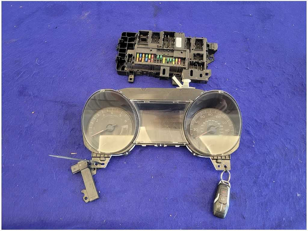 2016 Ford Mustang GT S550 Gauge Cluster Speedometer Front Dash 54k Mil ...